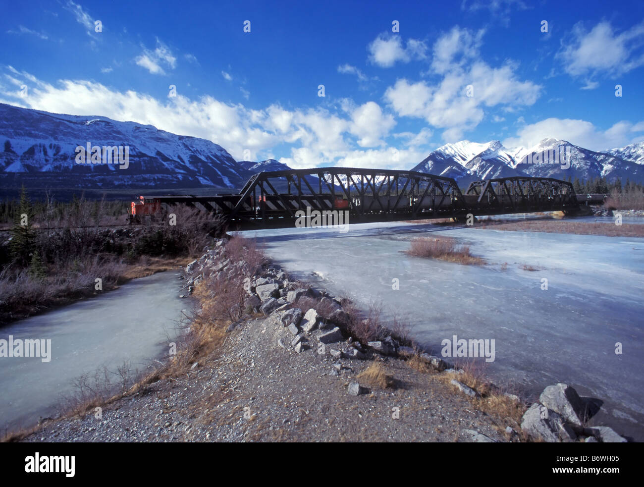 Cn train at jasper hi-res stock photography and images - Alamy