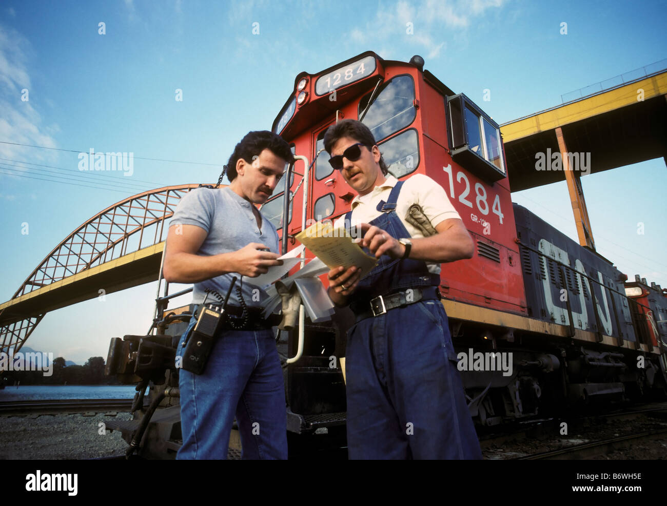 Railway workers canada hi-res stock photography and images - Alamy