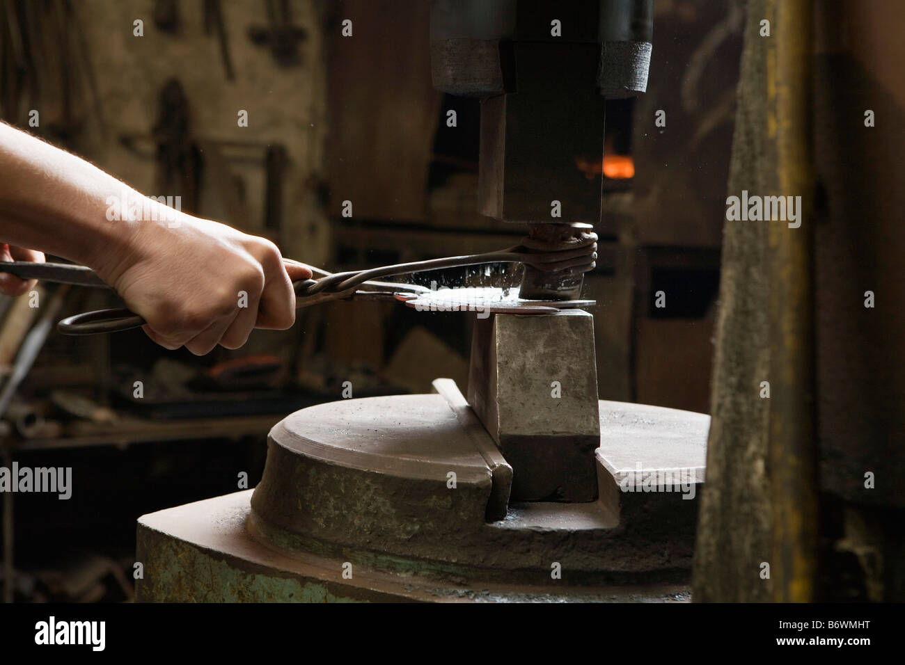 Shaping metal hi-res stock photography and images - Alamy
