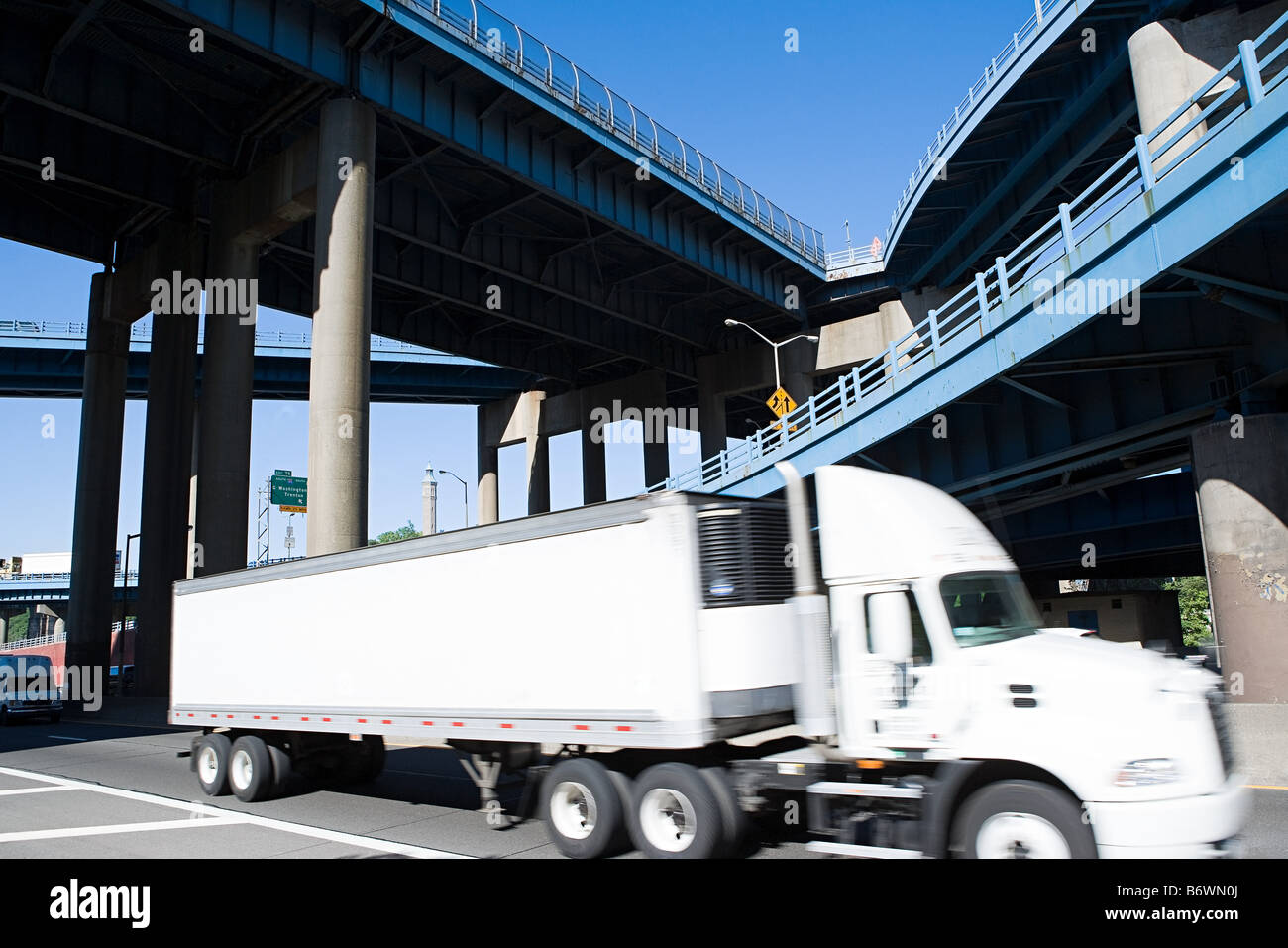 Elevated lorry hi-res stock photography and images - Alamy