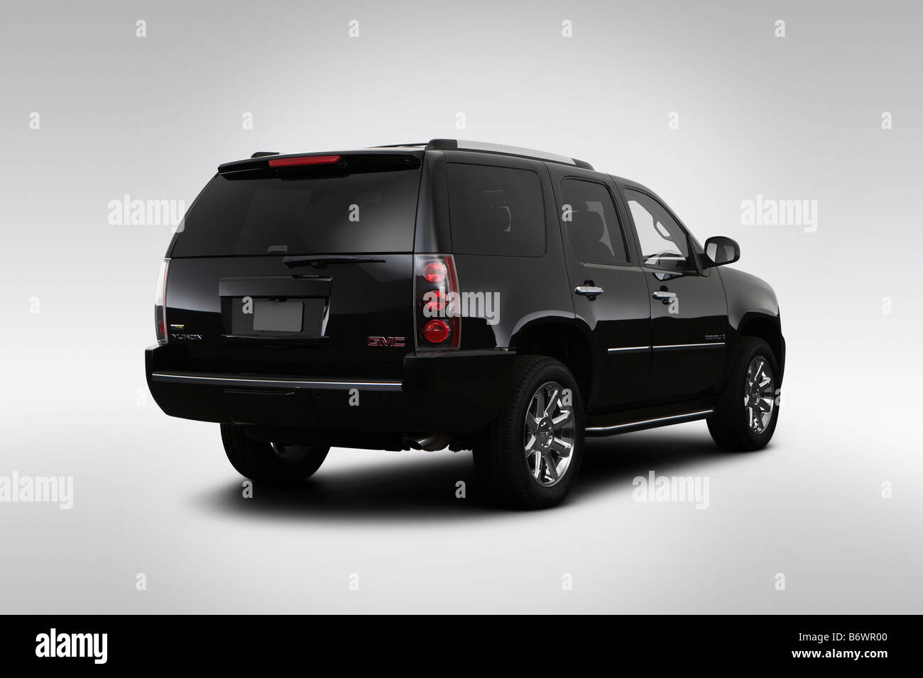 Gmc yukon denali suv hi-res stock photography and images - Alamy
