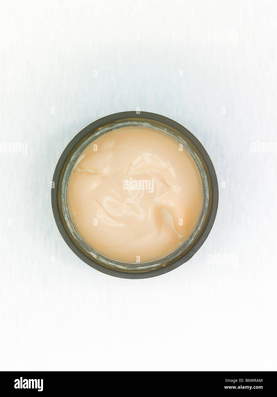 Pot of cosmetic cream Stock Photo - Alamy