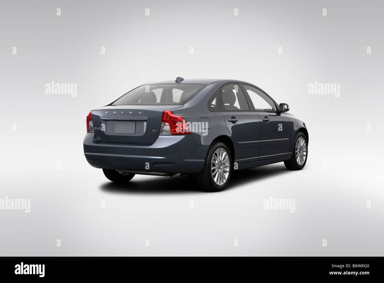 2009 Volvo S40 2.4i ASR PZ in Gray - Rear angle view Stock Photo - Alamy