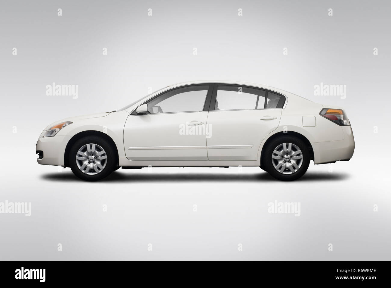 Nissan Altima 2009 White
