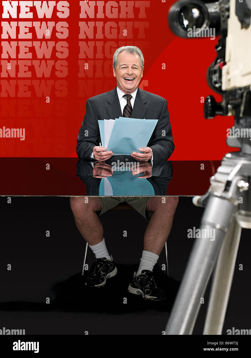 News Reporter Camera Stock Photos & News Reporter Camera Stock Images ...