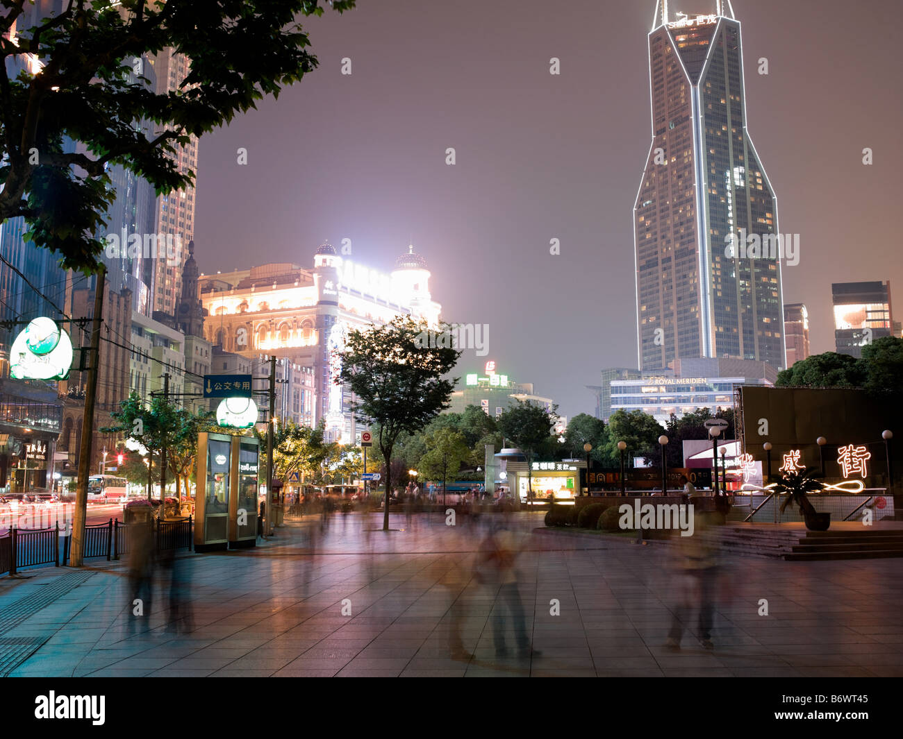 Time lapse people in shanghai hi-res stock photography and images - Alamy