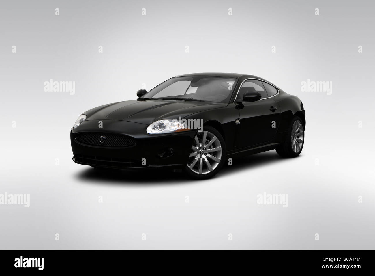 Green jaguar car hi-res stock photography and images - Alamy