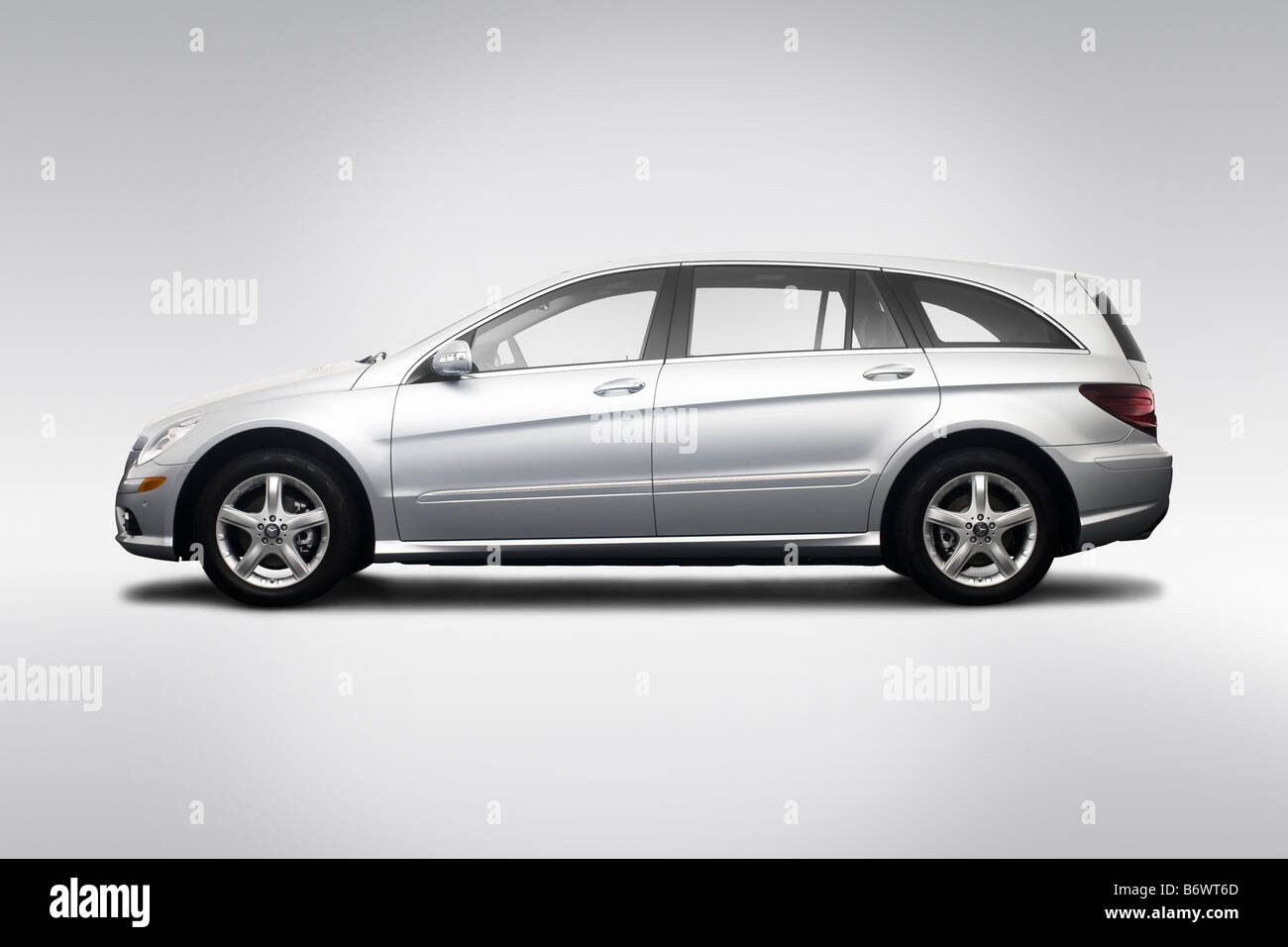 2009 Mercedes-Benz R-Class R350 in Silver - Drivers Side Profile Stock ...