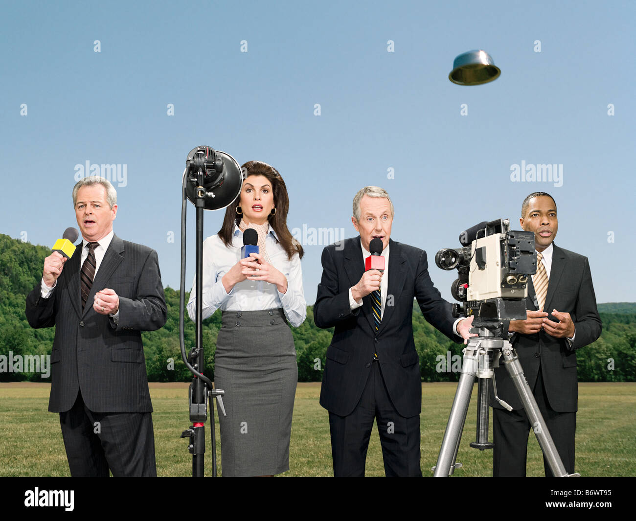 Tv presenter newsreader talking hi-res stock photography and images - Alamy