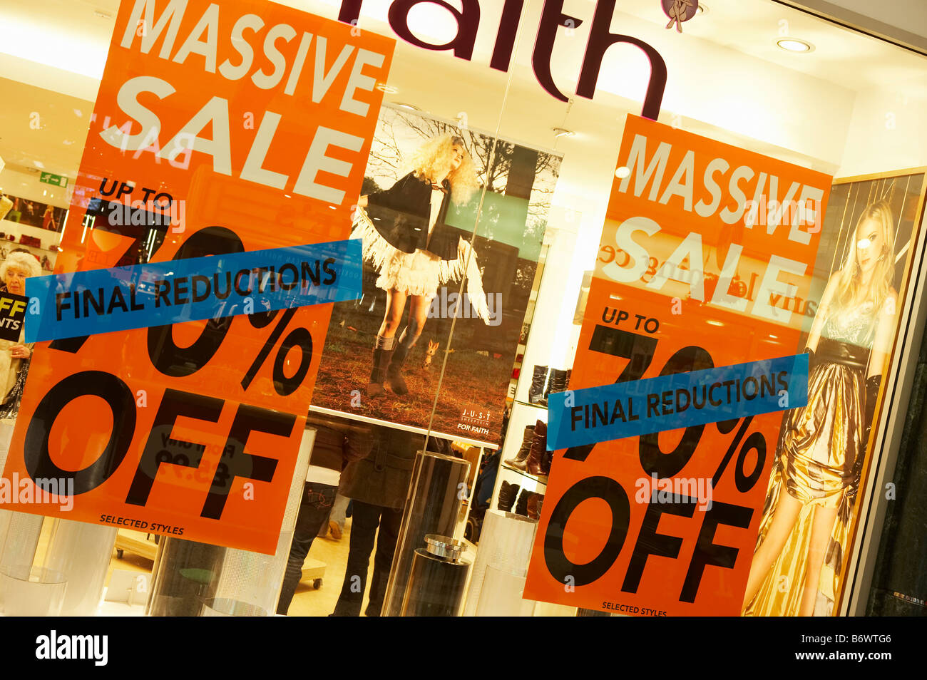 Sales reduction hi-res stock photography and images - Alamy