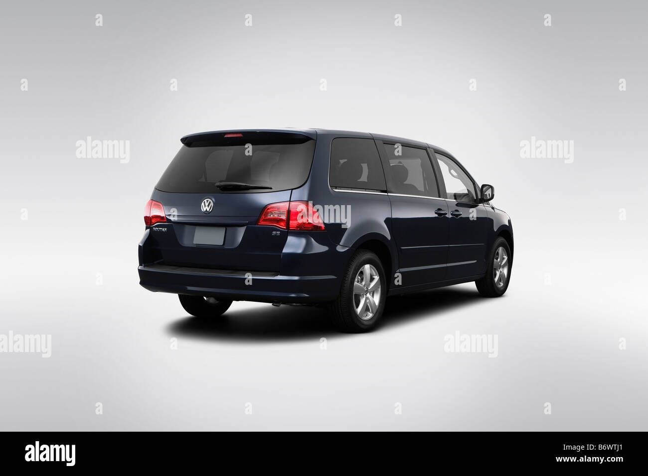 2009 Volkswagen Routan SE in Blue - Rear angle view Stock Photo - Alamy