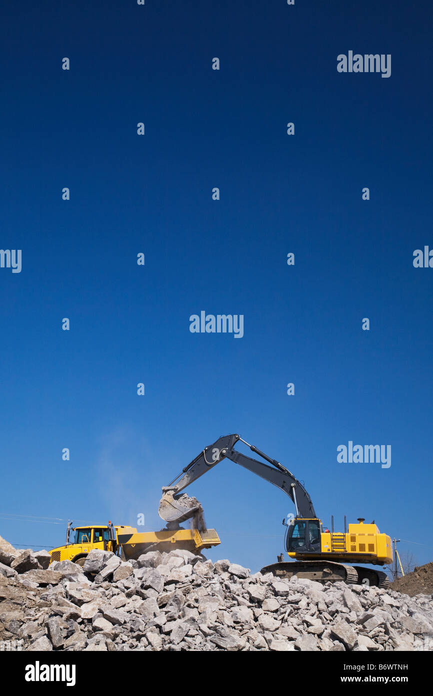 Rubble piles hi-res stock photography and images - Alamy