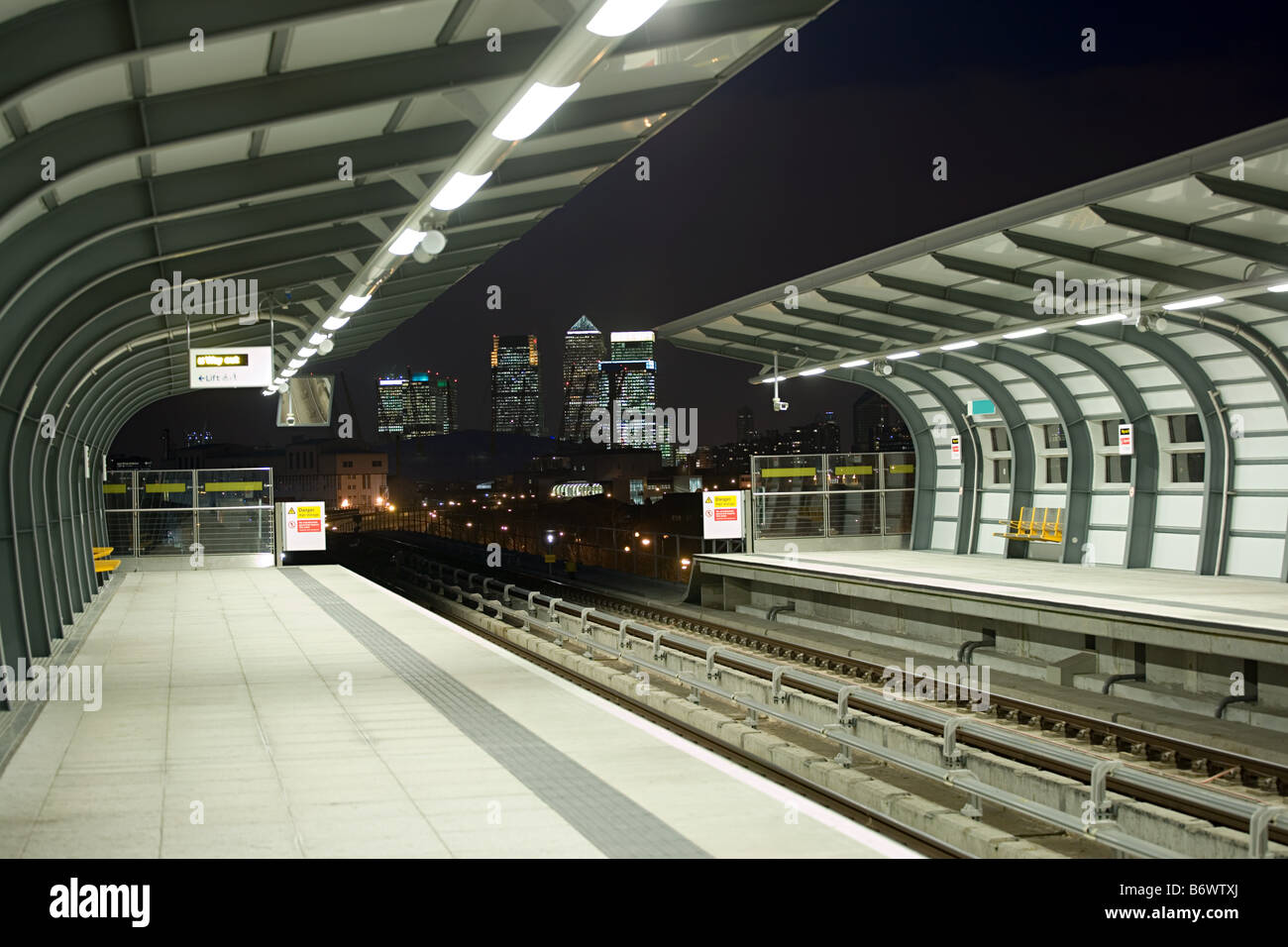 Dlr Train London High Resolution Stock Photography and Images - Alamy