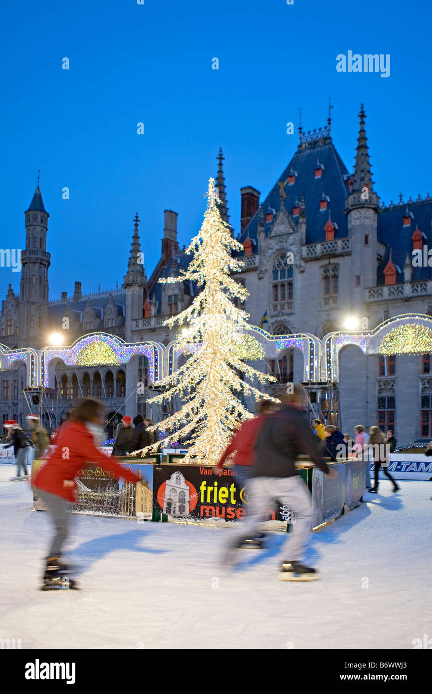 Bruges ice skating hi-res stock photography and images - Alamy