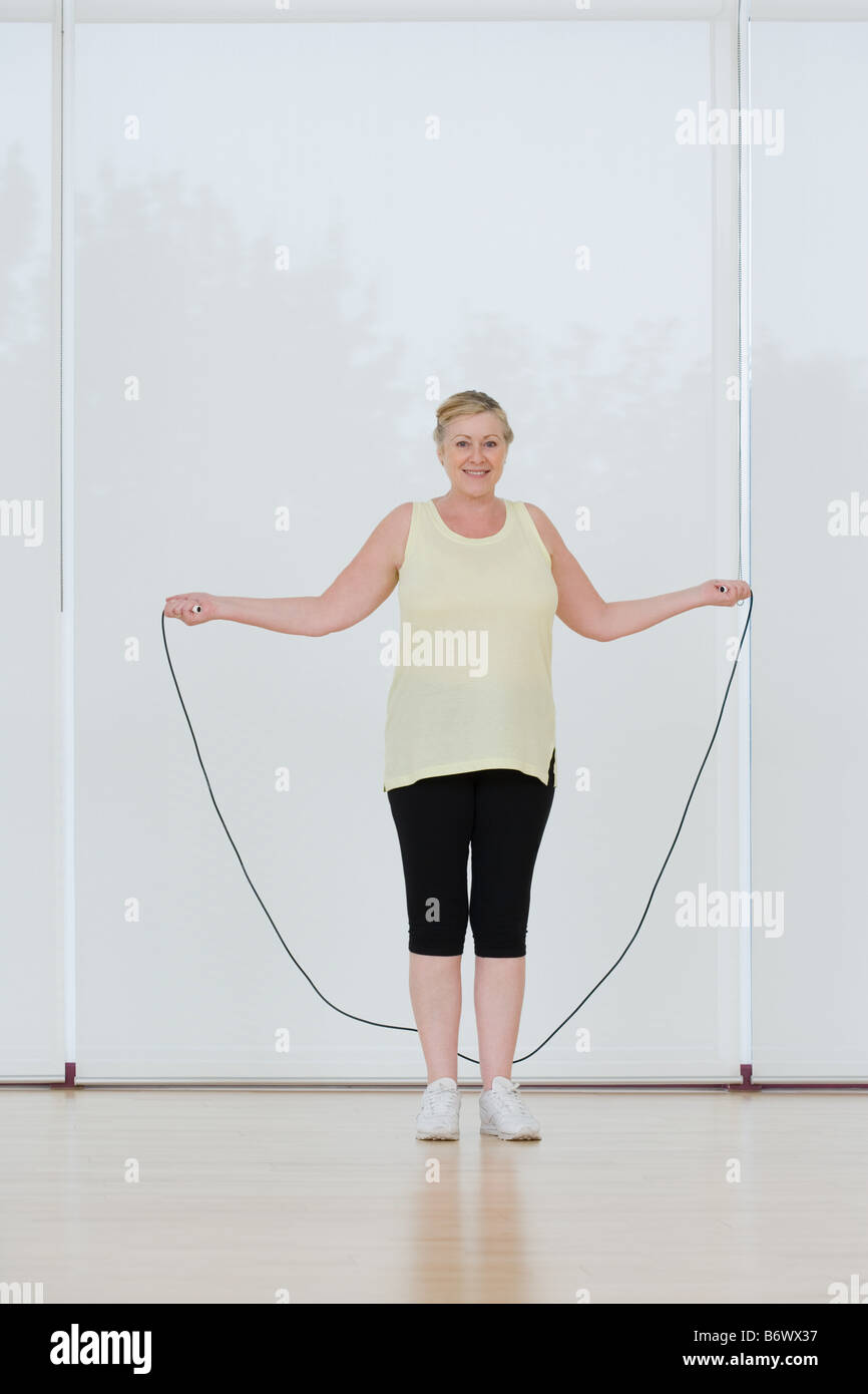 Mature woman skipping rope hi-res stock photography and images - Alamy