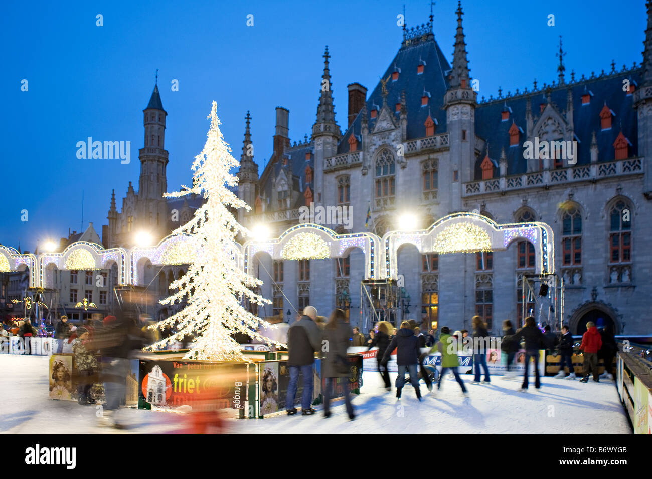 Ice skating bruges hi-res stock photography and images - Alamy
