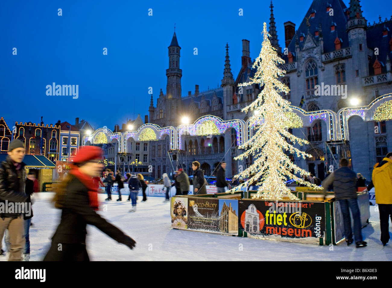 Bruges ice skating hi-res stock photography and images - Alamy