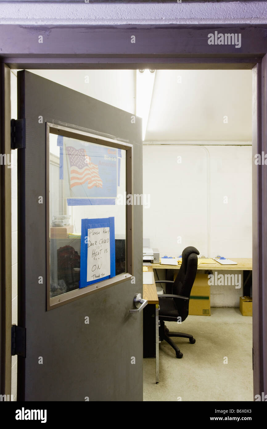 An empty office Stock Photo - Alamy
