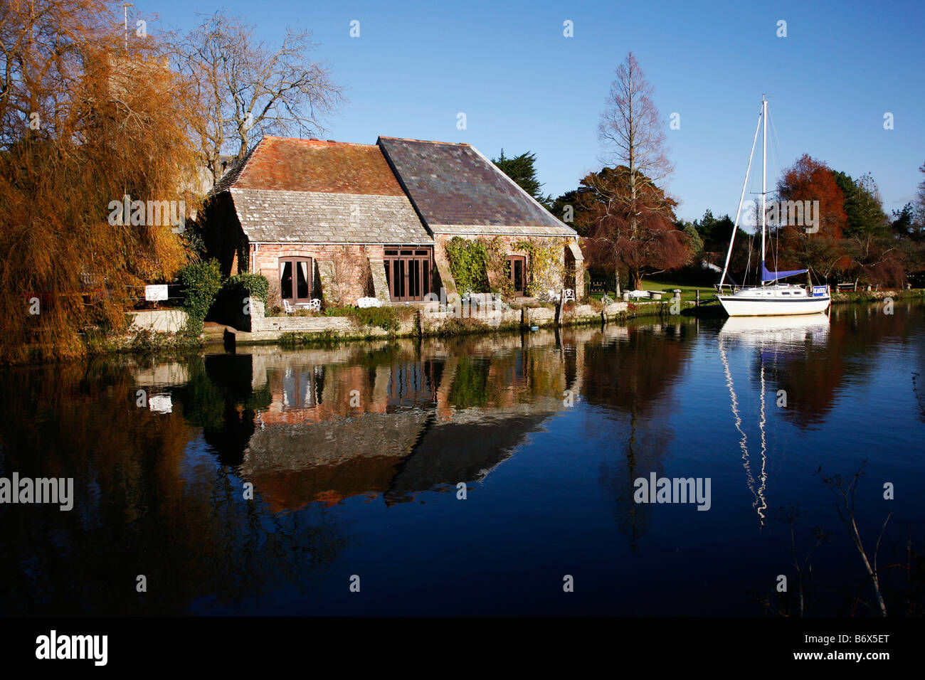 River frome dorset autumn hi-res stock photography and images - Alamy