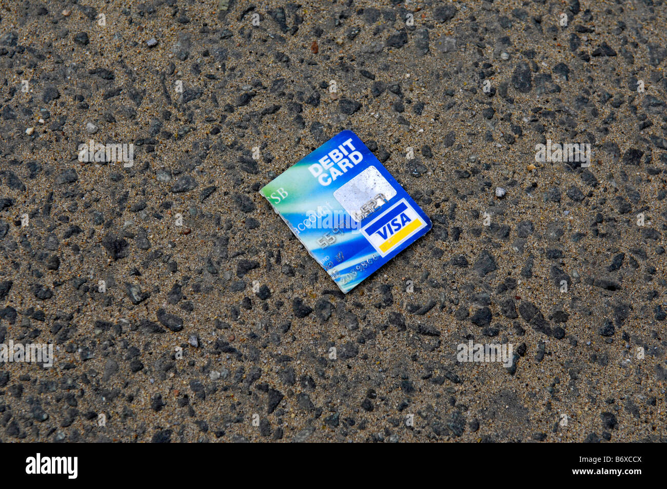 Credit card cut in half hi-res stock photography and images - Alamy
