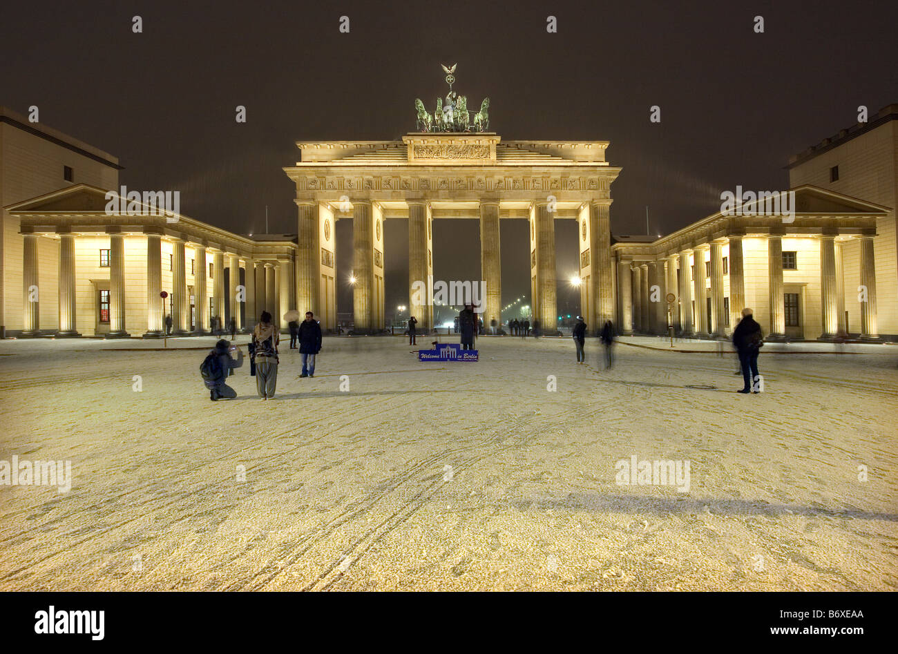 Historic brandenburg gate hi-res stock photography and images - Alamy