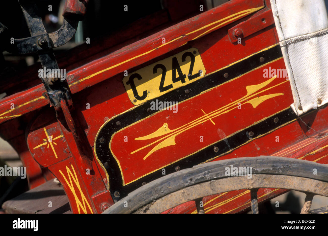 Taxis pousse pousse hi-res stock photography and images - Alamy