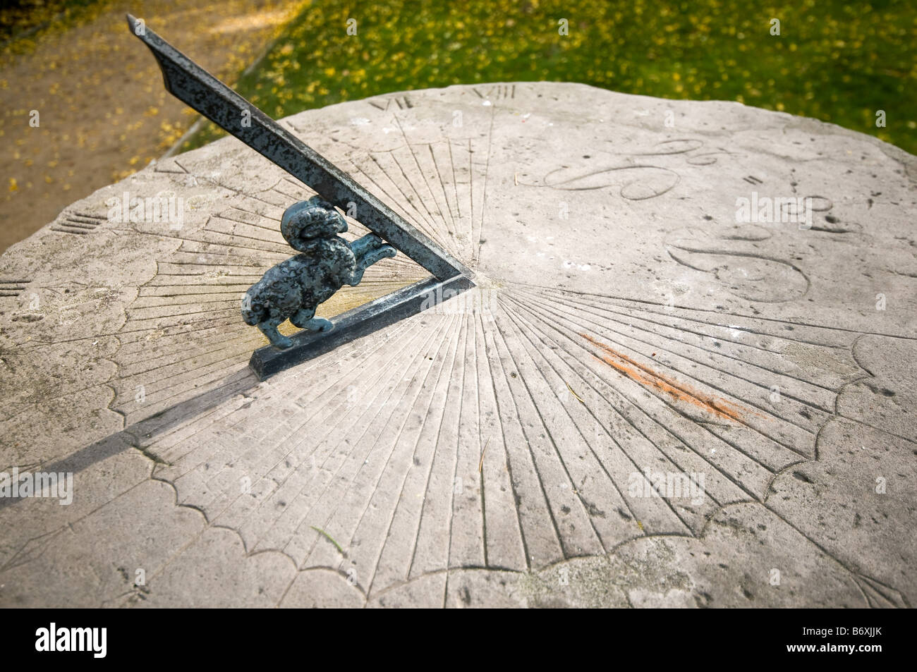 Sundial time clock tool history hi-res stock photography and images - Alamy