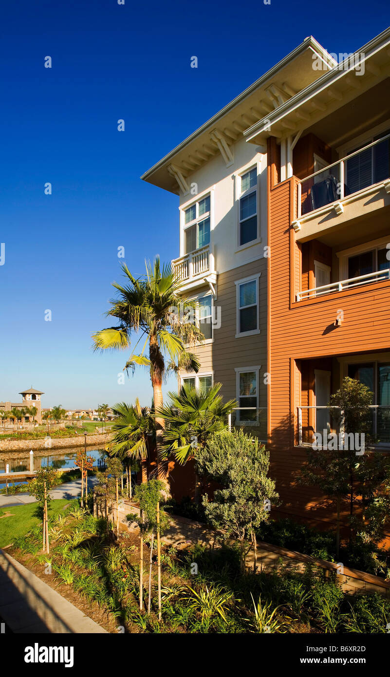 Condo Building Exterior High Resolution Stock Photography and Images ...