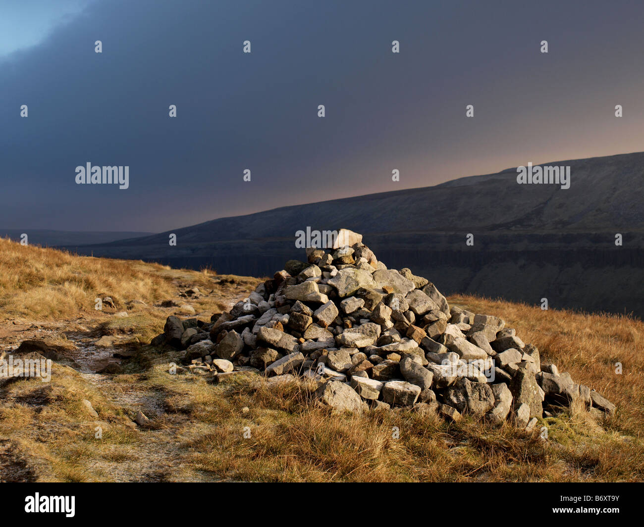 High cup nick winter hi-res stock photography and images - Alamy