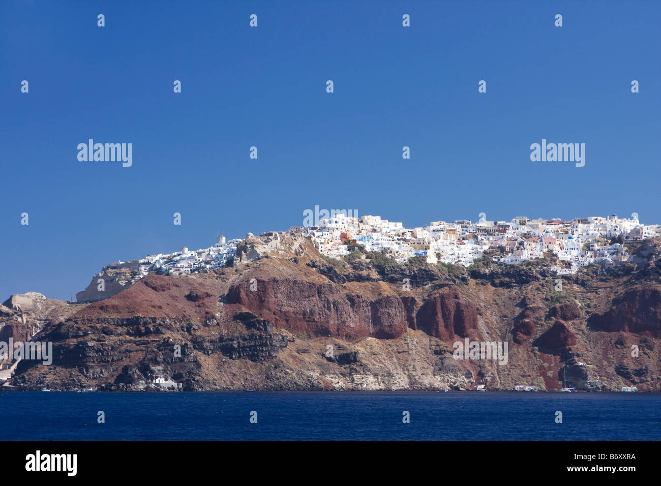 View of the spectacular cliff-top villages, Santorini, Cyclades Islands ...