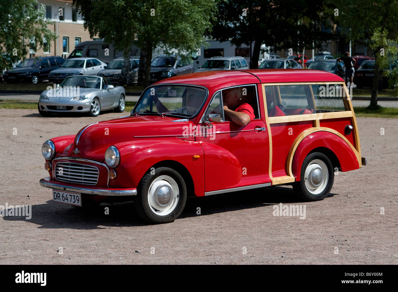 Renovate Old Morris Minor 1100 Stock Photo - Alamy