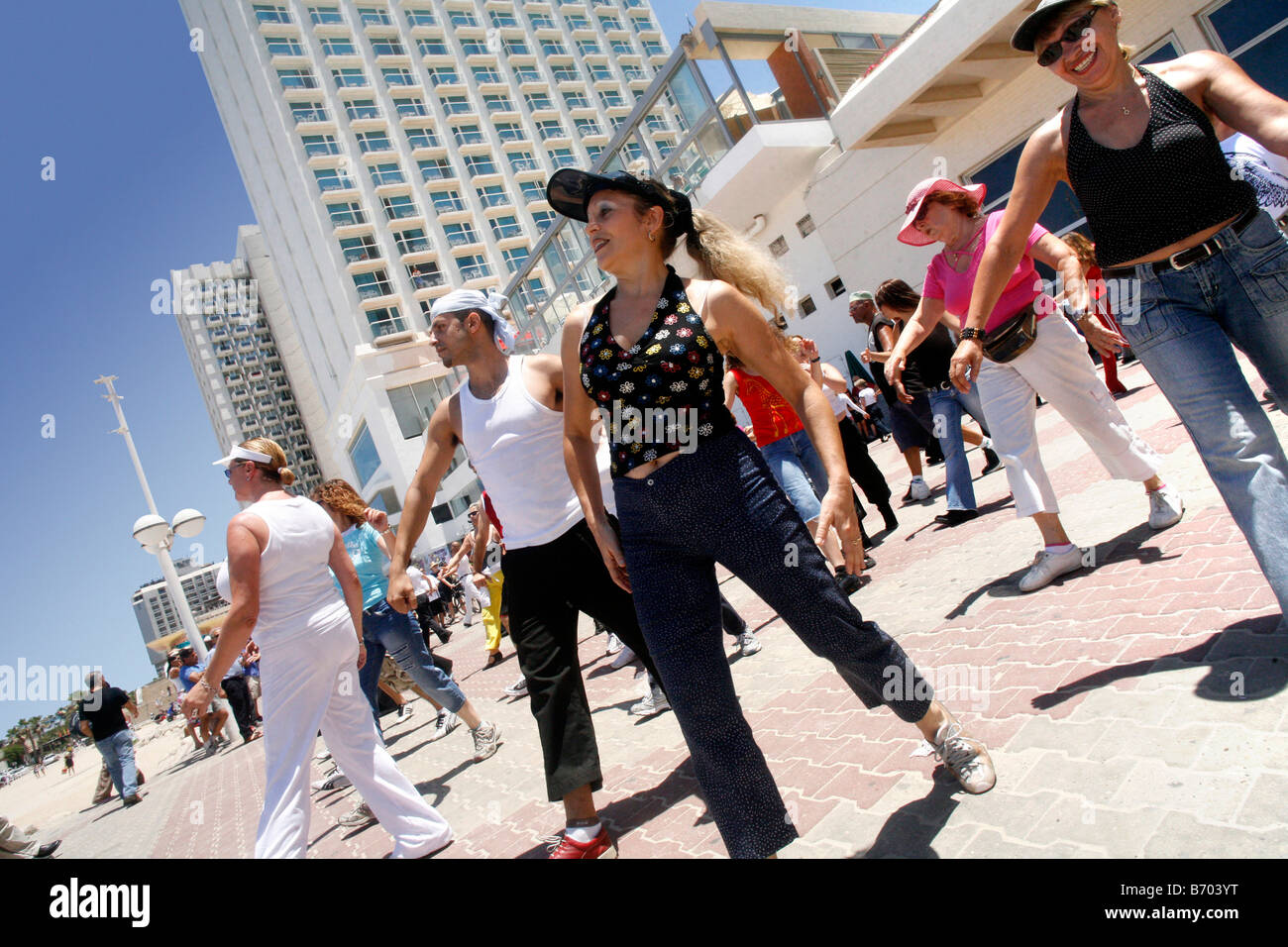 Tel aviv beach dancing hi-res stock photography and images - Alamy