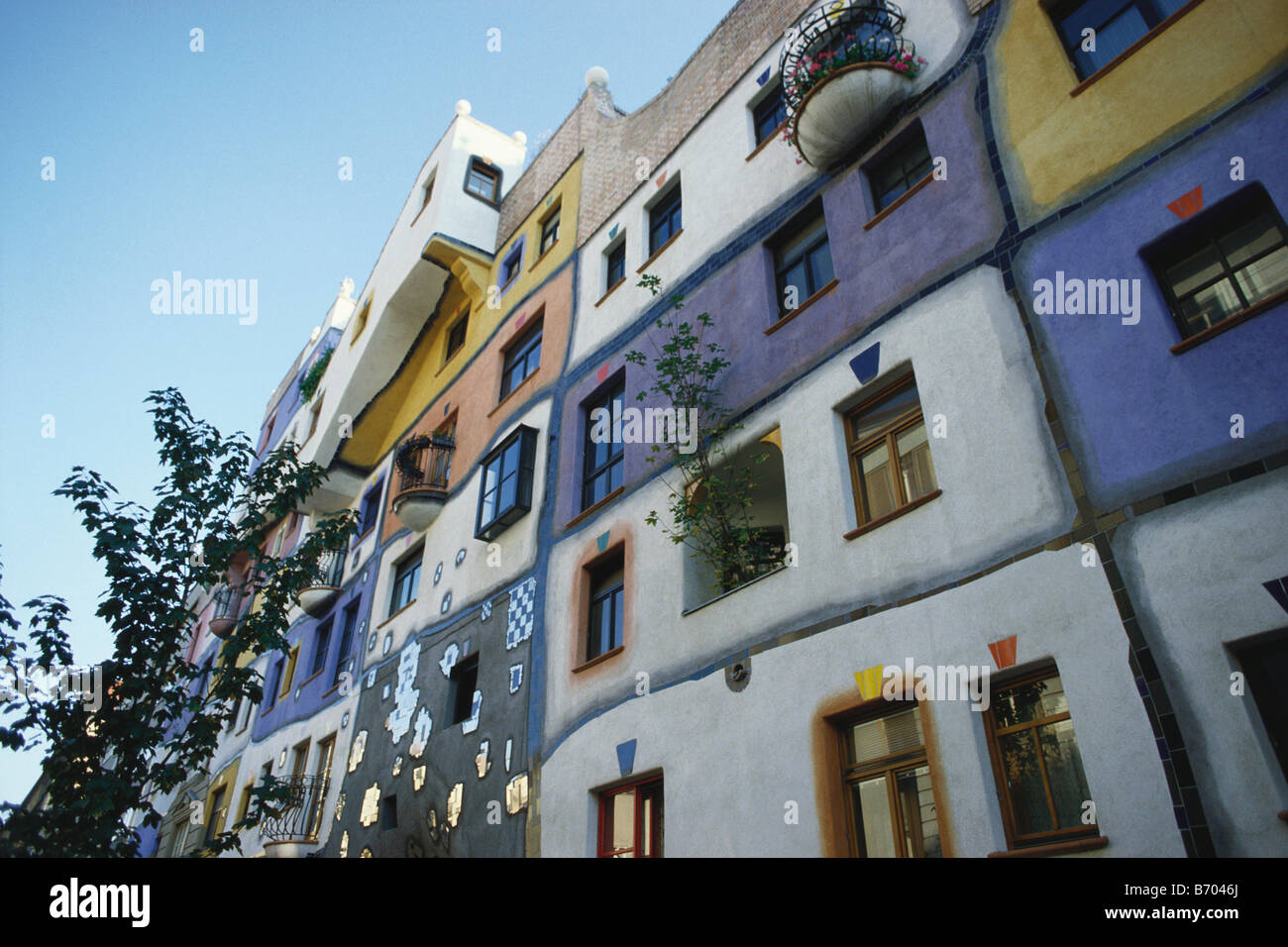 Colourful facade hundertwasser house vienna hi-res stock photography ...