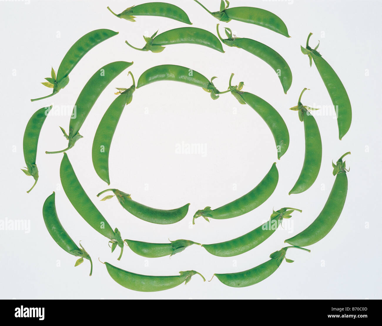 Peas form a round shape Stock Photo - Alamy