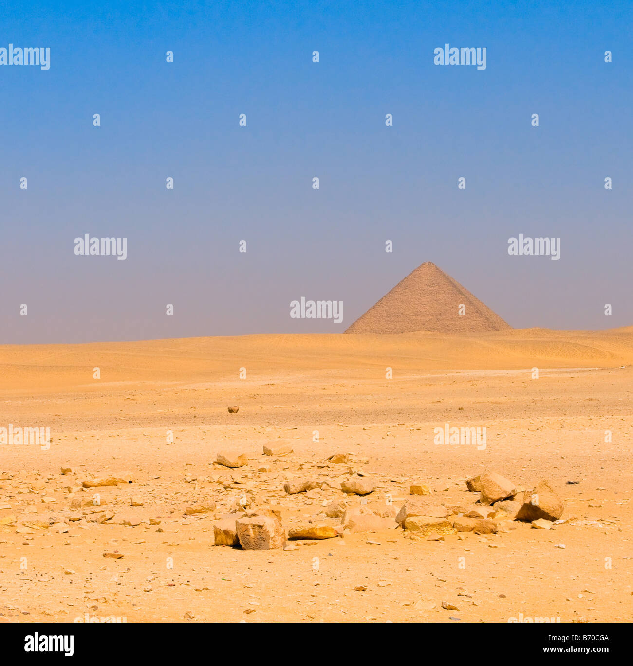 Red pyramid hi-res stock photography and images - Alamy