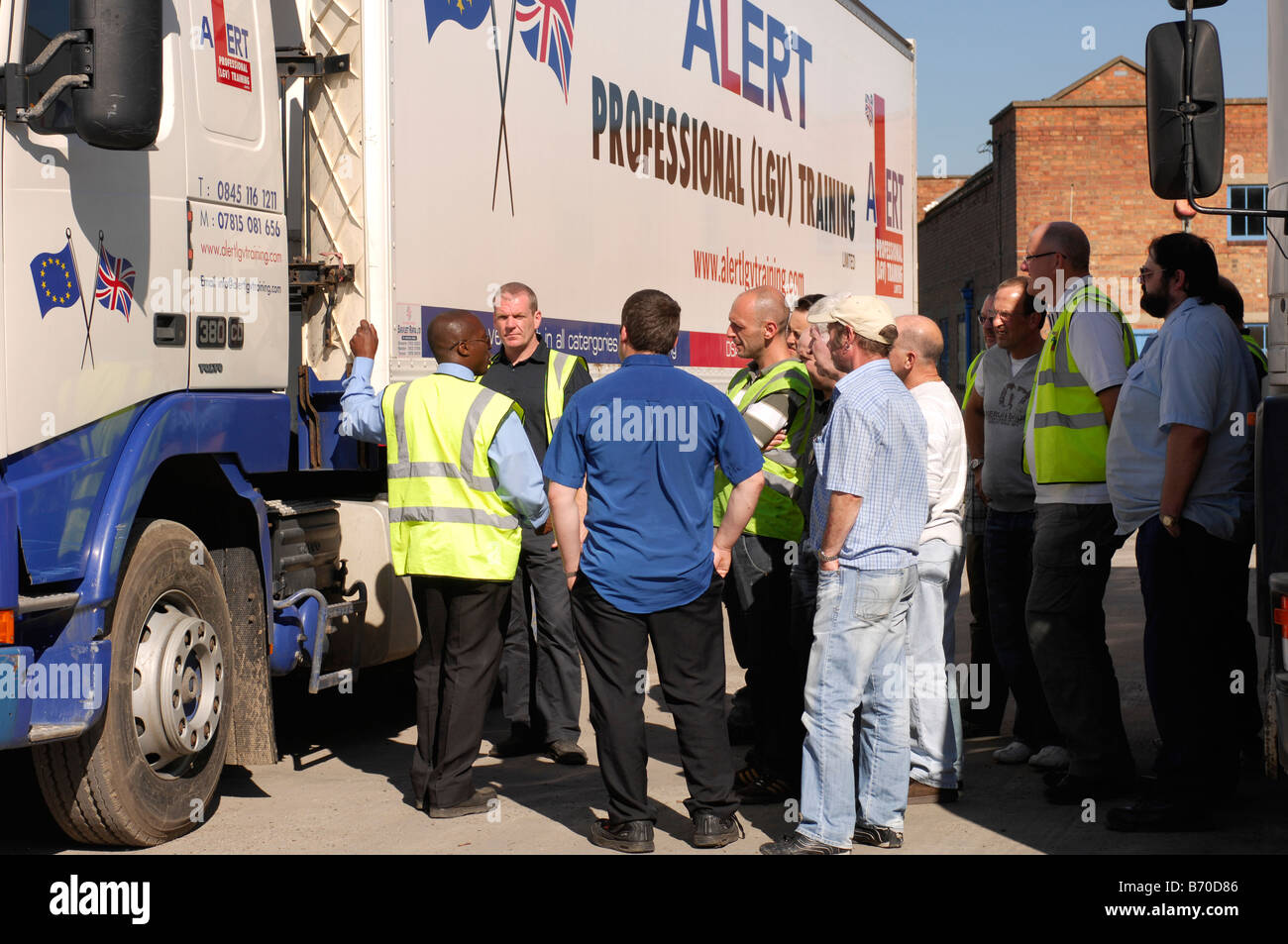 Hgv vehicle checks hi-res stock photography and images - Alamy