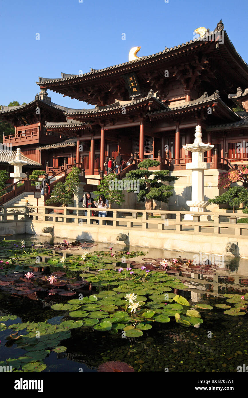 Buddhist travelling shrine china hi-res stock photography and images ...