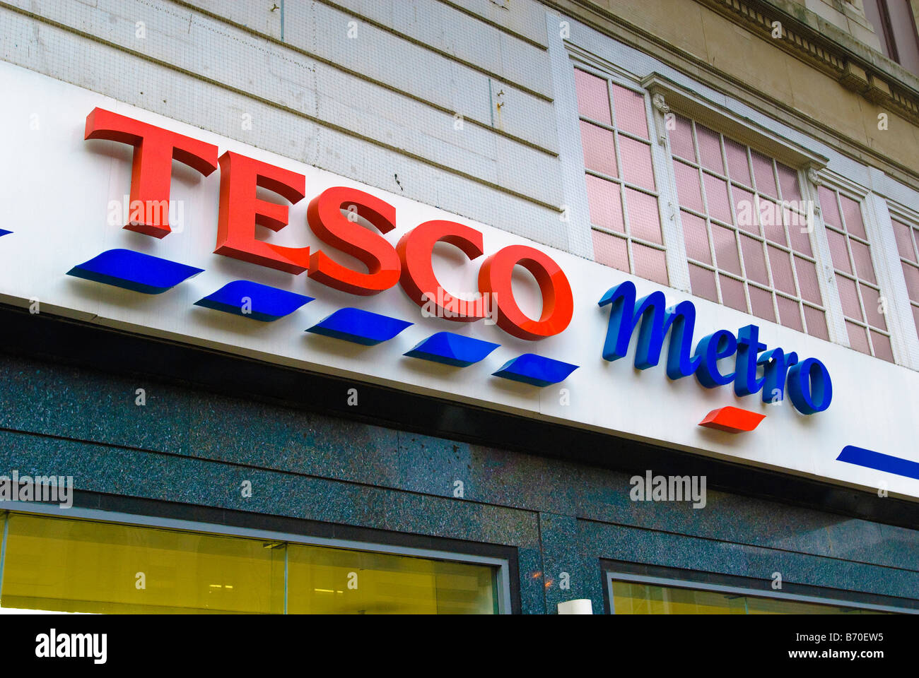 Tesco Metro sign Stock Photo - Alamy