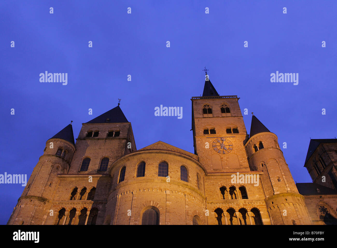 Treves cathedral hi-res stock photography and images - Alamy