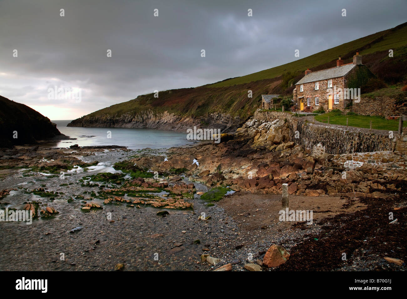 the beach at port quin cornwall Stock Photo - Alamy