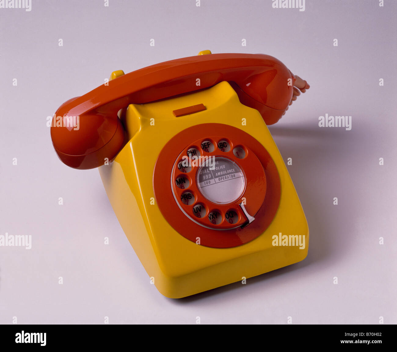 Red plastic telephones hi-res stock photography and images - Alamy
