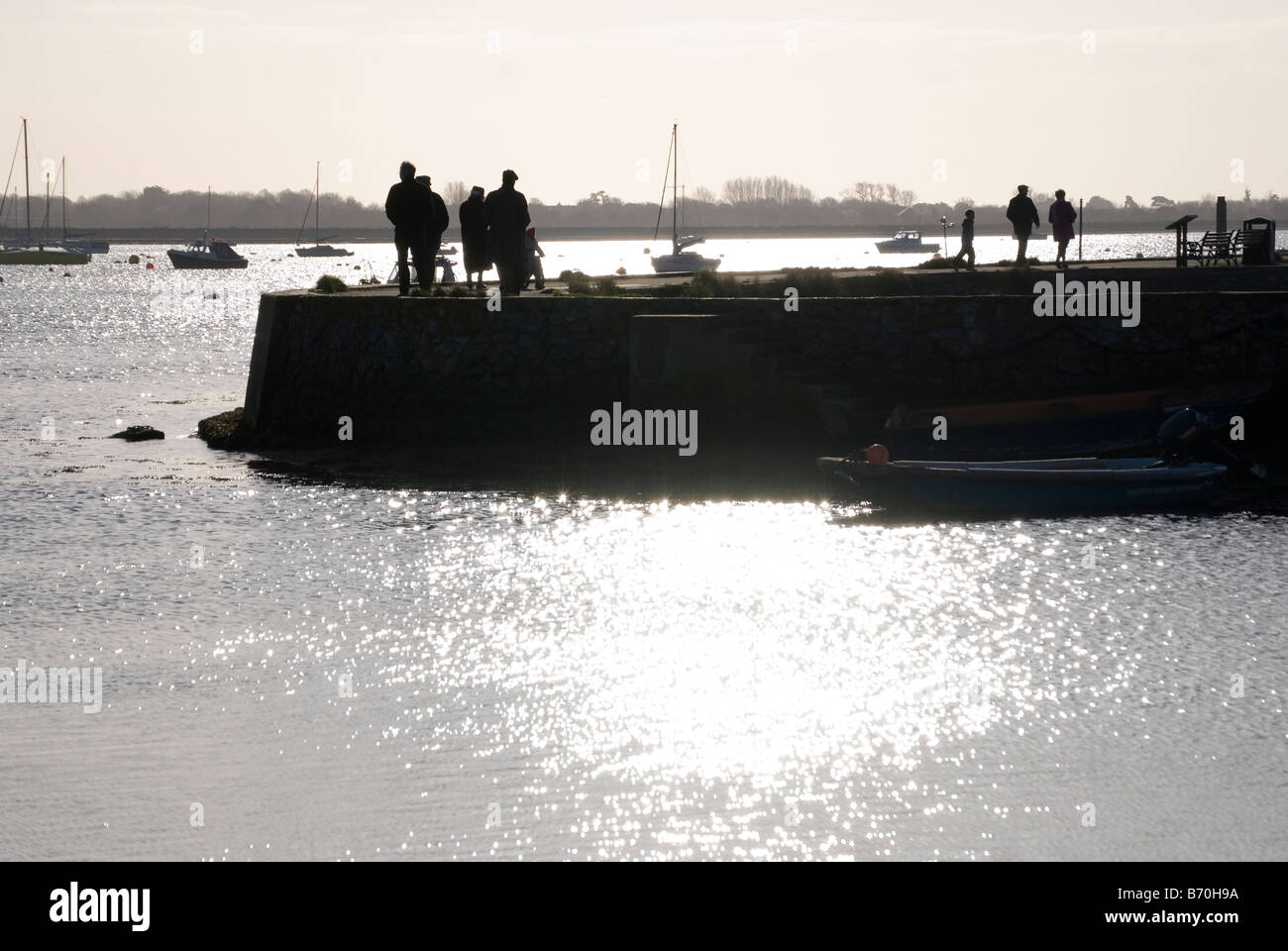 Emsworth harbour sea wall hi-res stock photography and images - Alamy