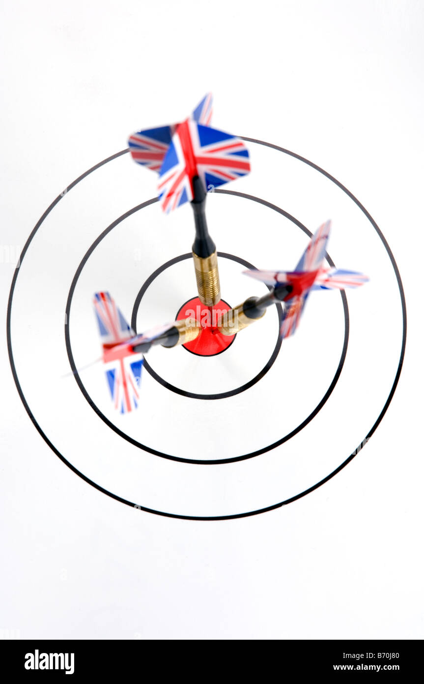 Arrow bullseye 3d target hi-res stock photography and images - Alamy