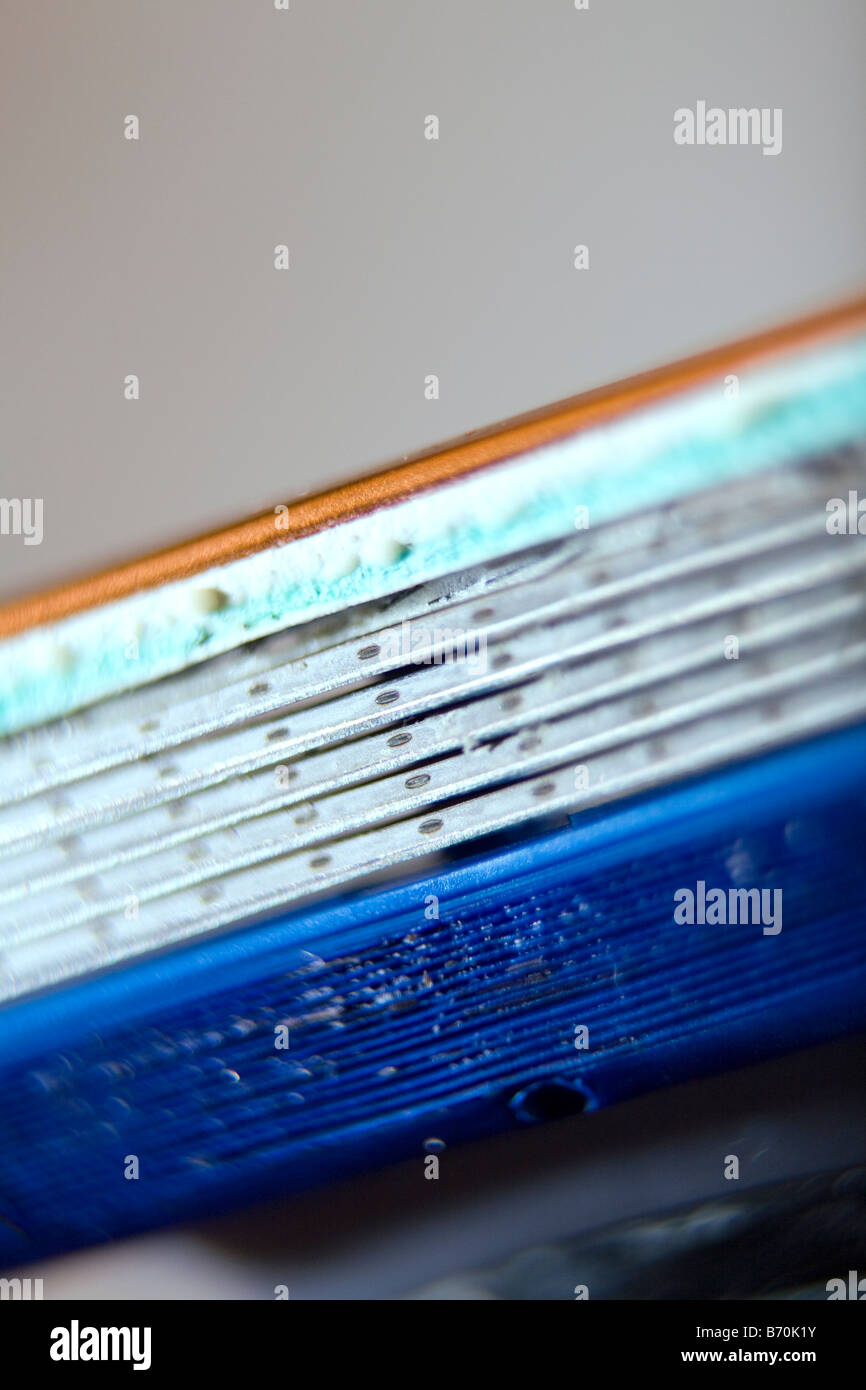 Razor sharp images hi-res stock photography and images - Alamy
