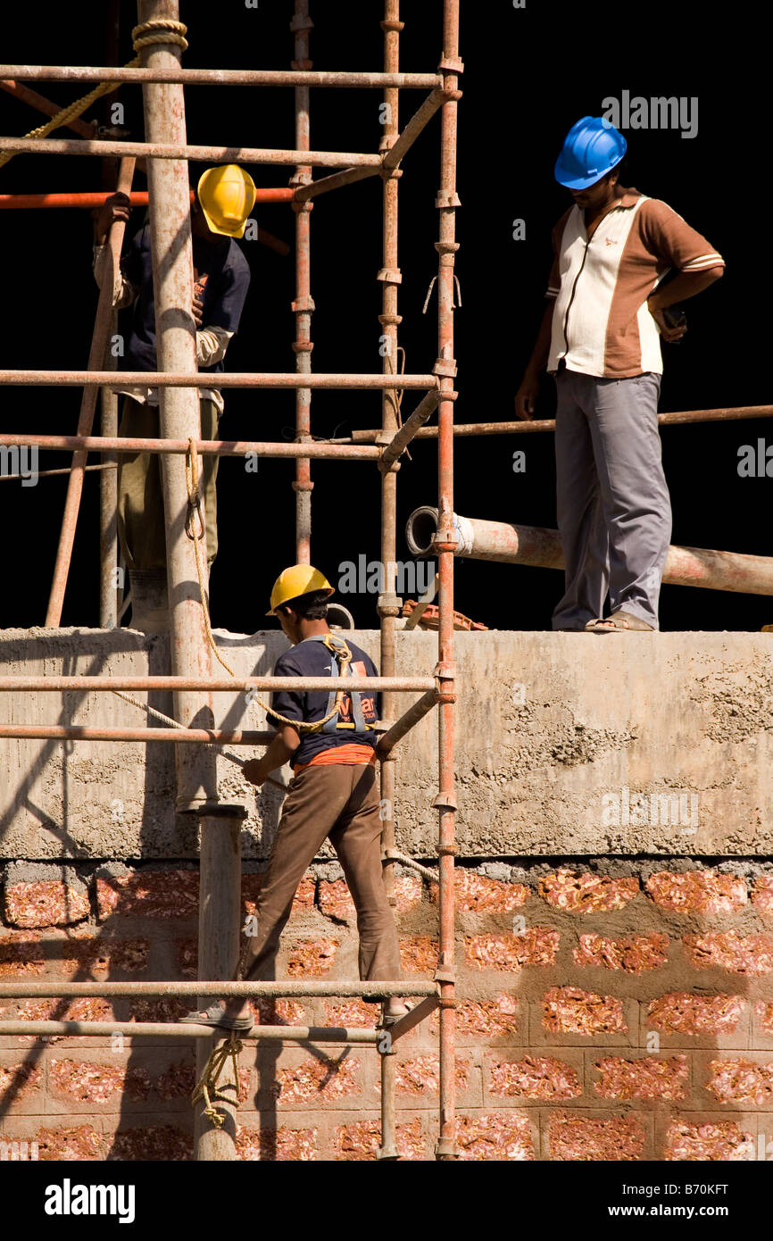 India construction scaffold scaffolding hi-res stock photography and ...