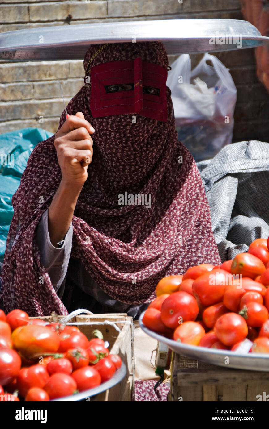 Muslim burka hi-res stock photography and images - Alamy