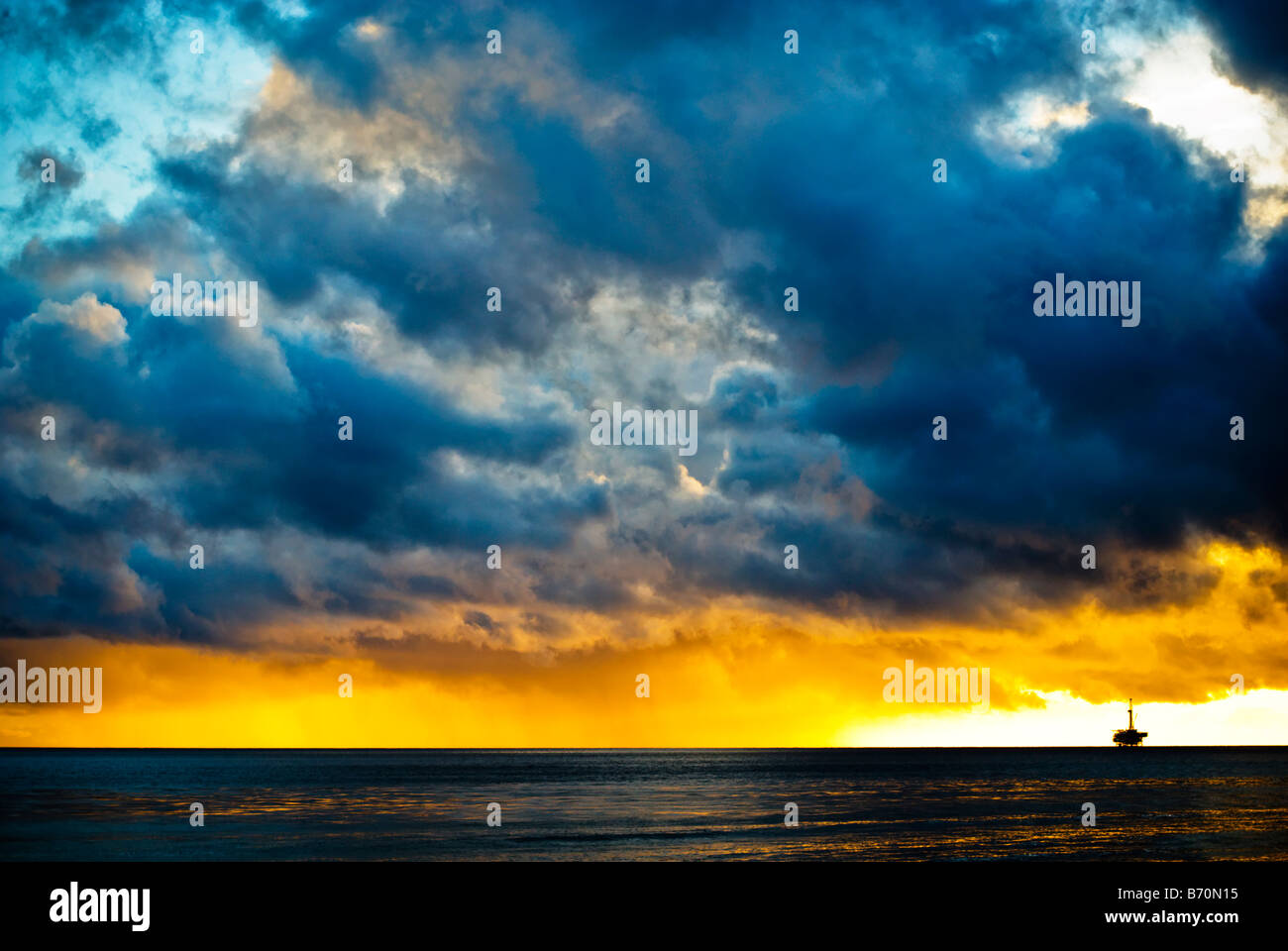Offshore weather hi-res stock photography and images - Alamy