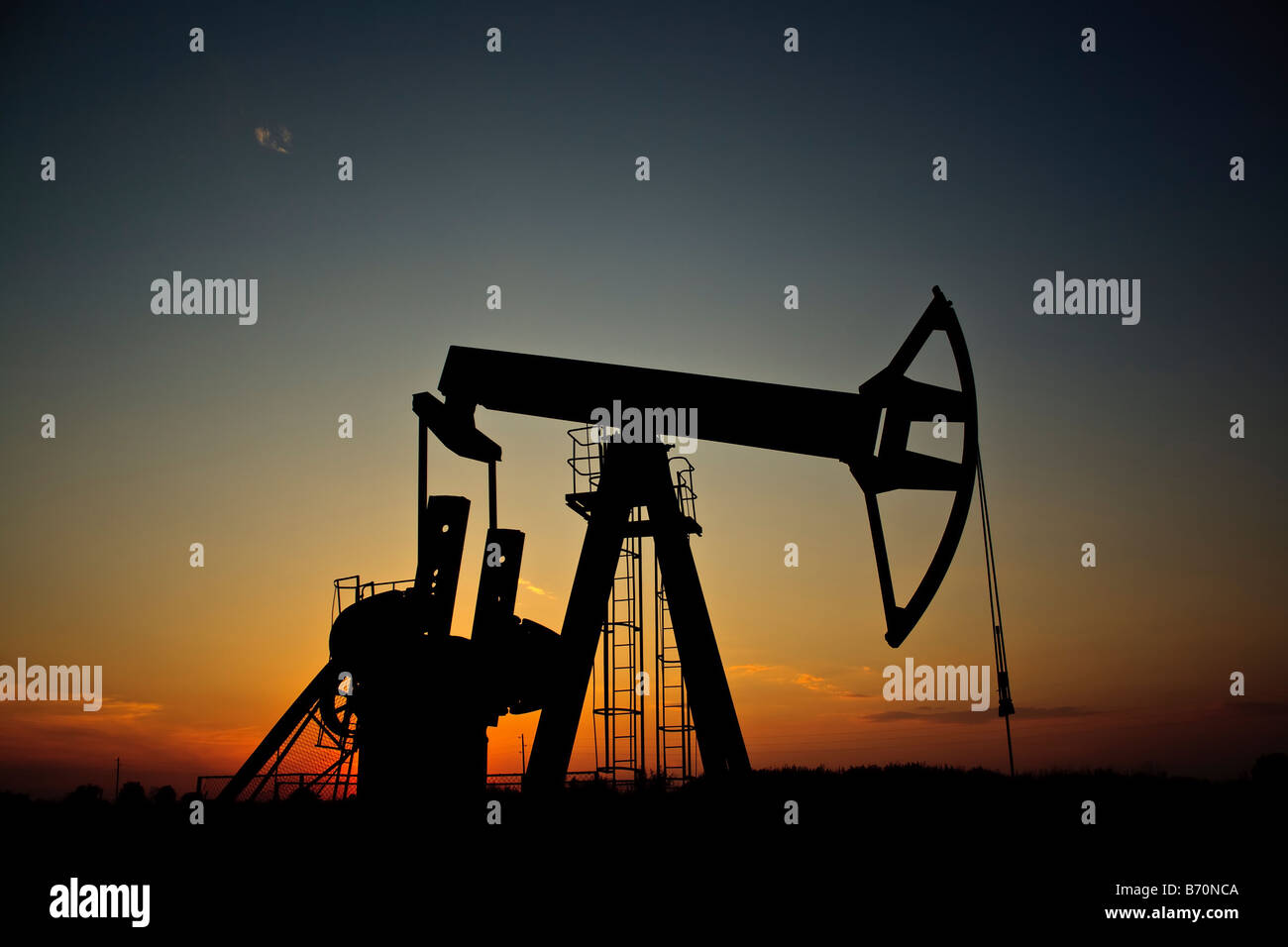oil pump jack Stock Photo - Alamy