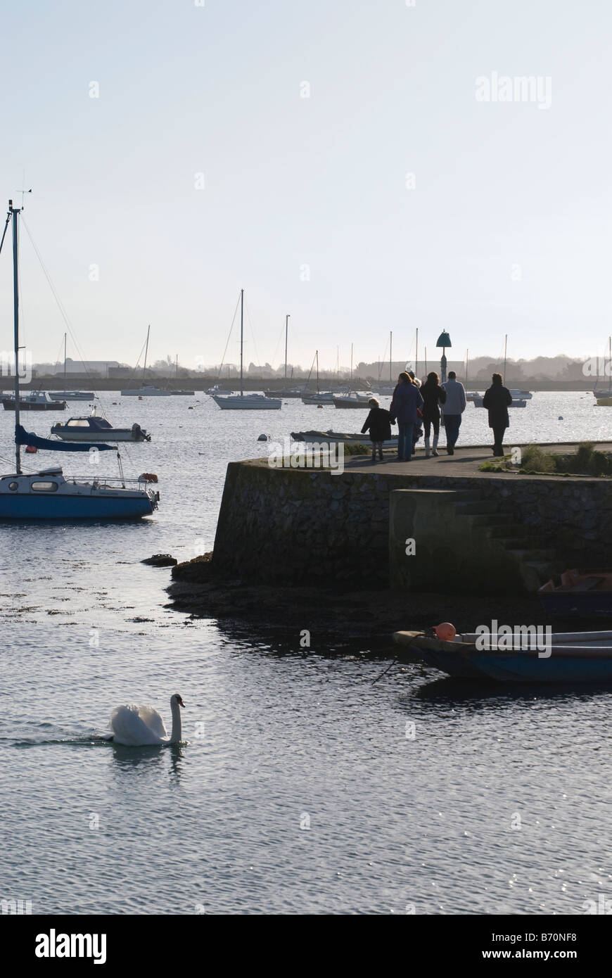 Emsworth sea wall hi-res stock photography and images - Alamy