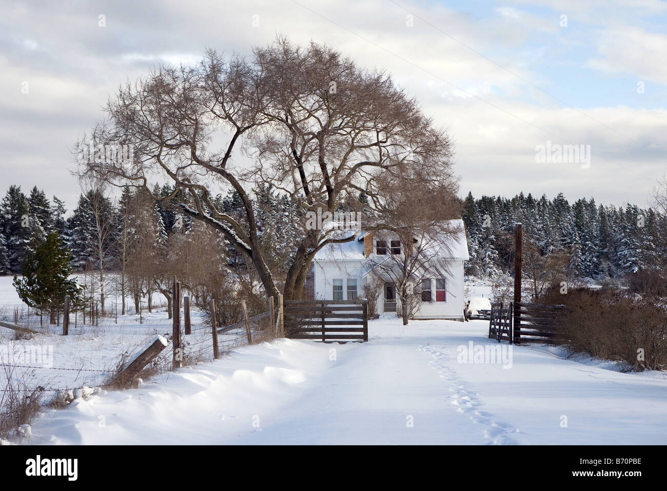 Home countryside hi-res stock photography and images - Alamy